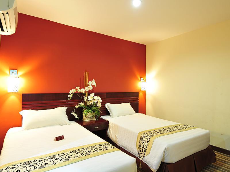 Room TypeGrand Hallmark Hotel JB - Deluxe Twin With Breakfast ...