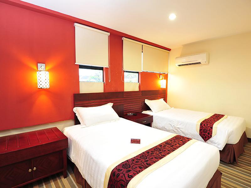 Room TypeGrand Hallmark Hotel JB - Deluxe Twin With Breakfast ...